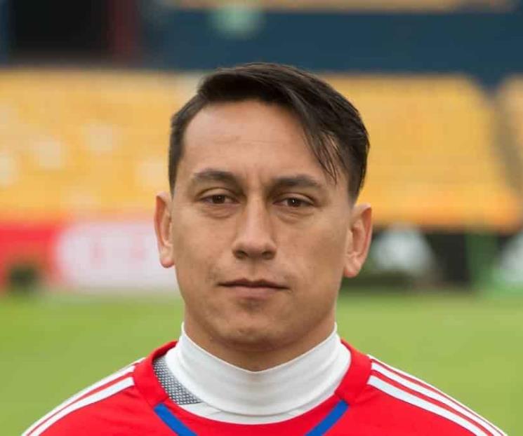 ¿Aaron Fernández al quite?