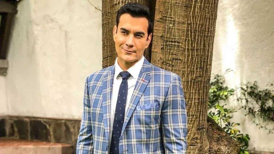 Zepeda rompe silencio tras rumores de romance con Urquiza