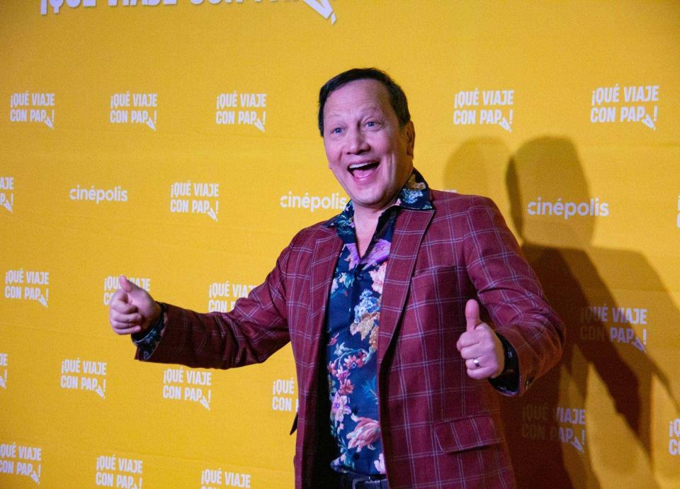 Exhibe Rob Schneider nueva película de comedia en Monterrey